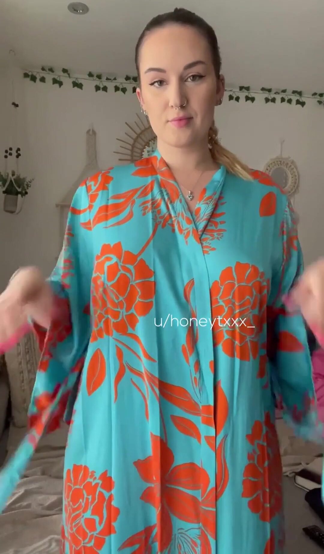 Thought You Might Want To See Whats Hiding Under The Robe 